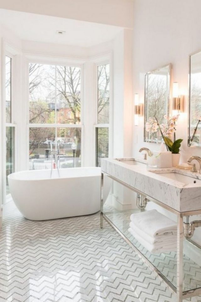 45 Best Stylish White Subway Tile Bathroom Ideas For Your Reference